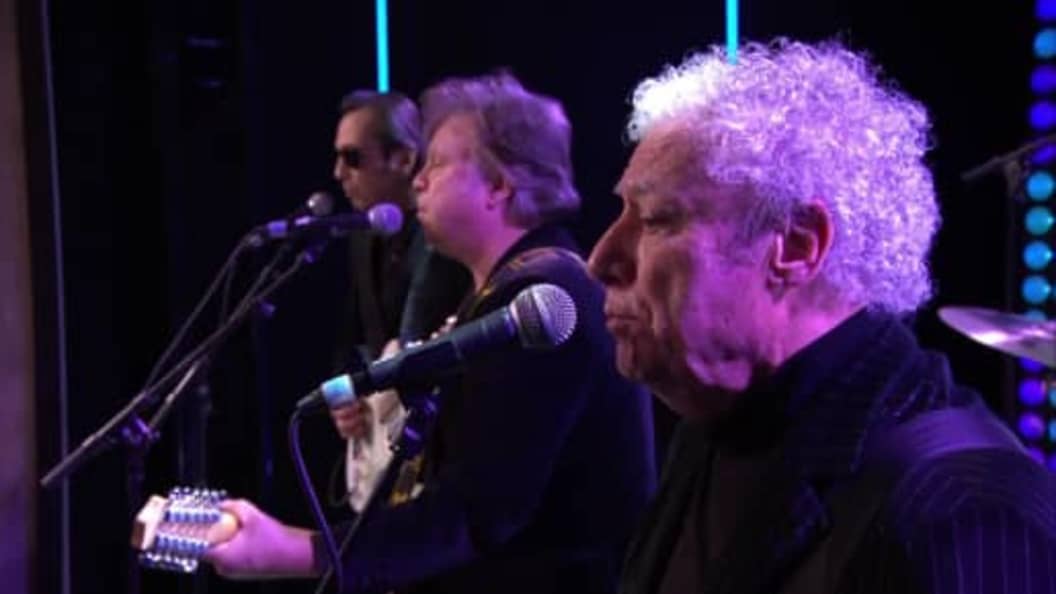 Gemist: Vandaag Inside: The Clarks zijn terug en openen extra lange