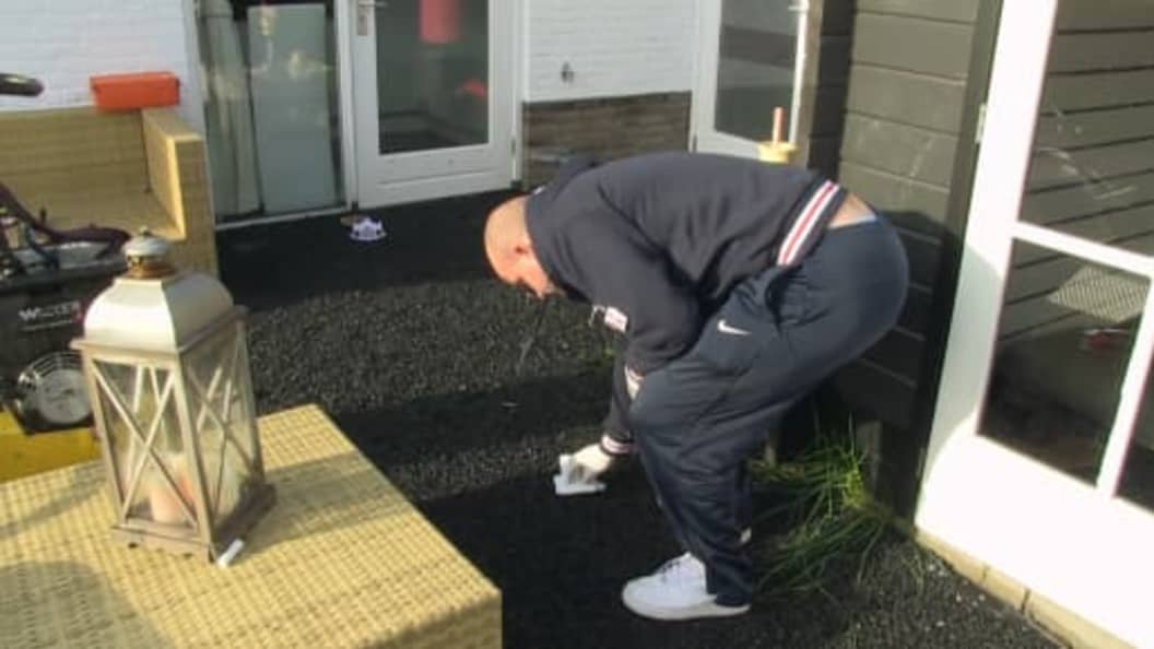 Andy & Melisa: Andy moet de tuin opruimen gemist? Kijk het hier.