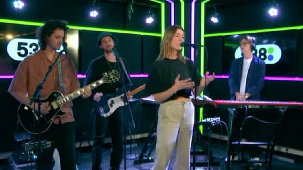 KIJK Radio 538: RONDE Bright Eyes gemist? Kijk het hier.