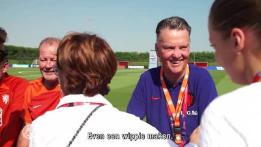 Gemist: Hart van Nederland - Late Editie: Louis van Gaal wil potje