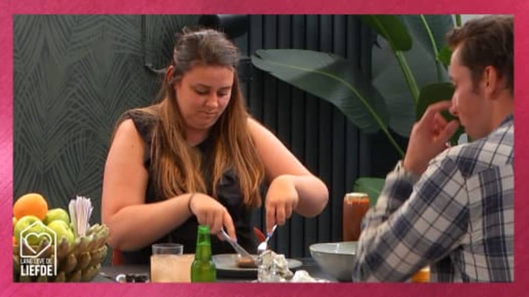 Lang Leve de Liefde: POGING tot BIEFSTUK BAKKEN gemist? Kijk het hier.