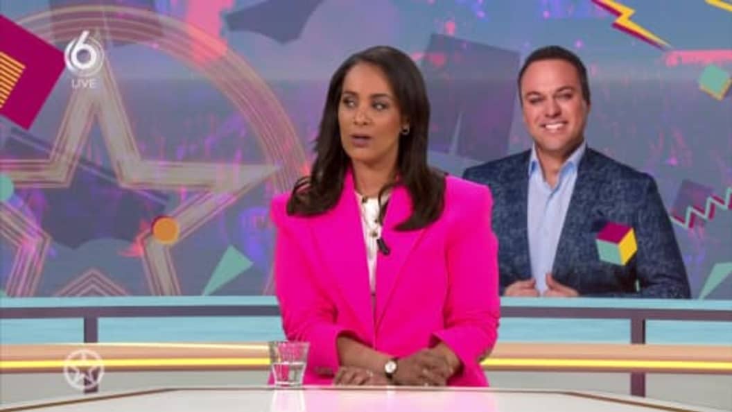 Gemist: Shownieuws Zomereditie: Fan knijpt in de billen van Frans