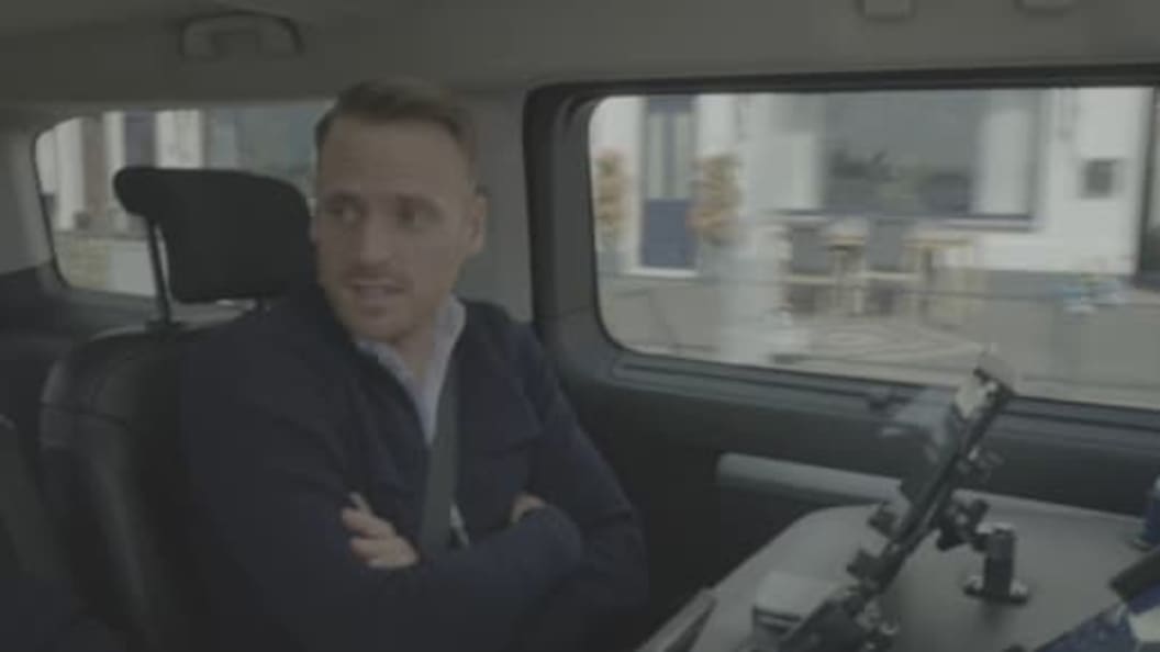 Het Jachtseizoen: DELETED SCENE BUS Gio gemist? Kijk het hier.