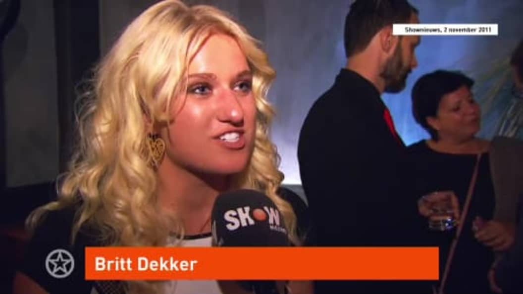 Gemist: Shownieuws - Late Editie: Welke sterren gaan naakt in de