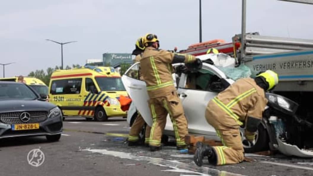 Gemist: Hart van Nederland - Late Editie: Zwaar ongeluk met meerdere