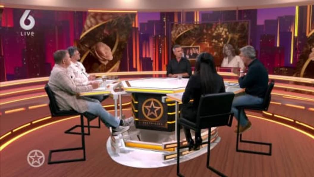 Gemist: Shownieuws - Late Editie: Uitvaart moeder Wesley Sneijder, Gemist: Shownieuws - Late Editie: Uitvaart moeder Wesley Sneijder,