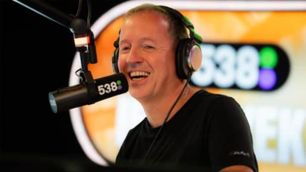 Gemist: TV 538: Edwin Evers belt met ‘Louis van Gaal’ over drama bij