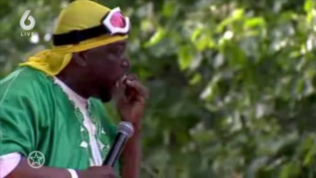 Gemist: Shownieuws - Late Editie: Rapper Def Rhymz op 53-jarige