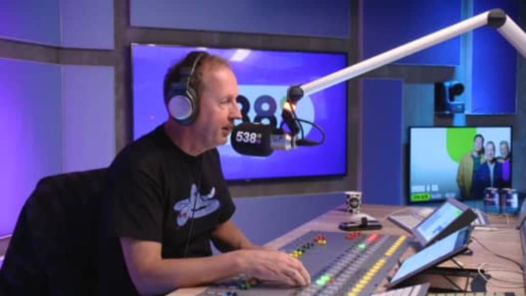 KIJK Radio 538: Edwin Evers belt met Máxima! gemist? Kijk het hier.